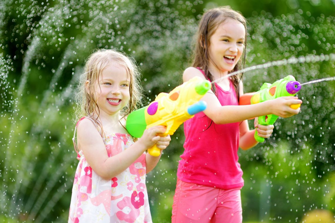 5 Fun water games for every age - Picniq Blog